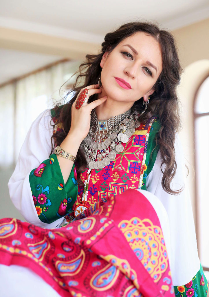 The Fusion of Traditional and Modern Clothing | BusinessDNA